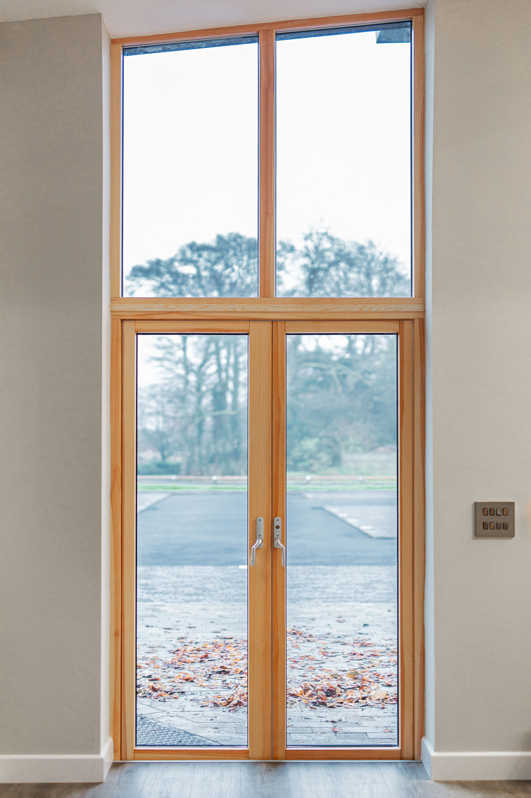 COMPOSITE WINDOWS FOR A BAPTIST CHAPEL - Westcoast Windows